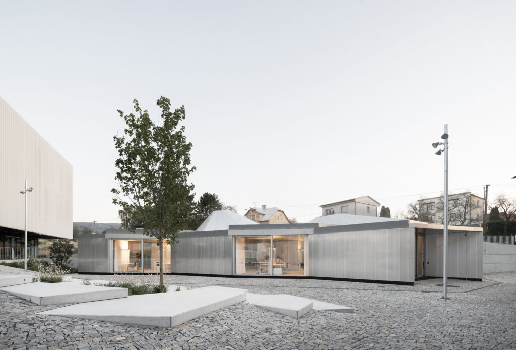 MODULAR RESEARCH CENTER - World Buildings Directory | Architecture ...