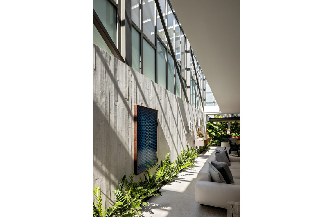 LRM House - World Buildings Directory | Architecture Search Engine