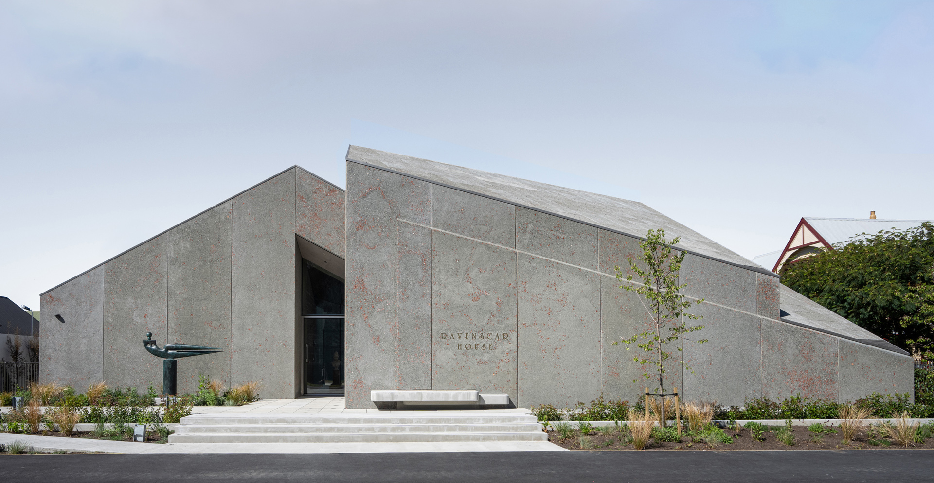 Ravenscar House - World Buildings Directory | Architecture Search Engine